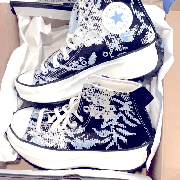 Converse | Shoes | Converse Run Star Hike Black Featuring Graphic ...